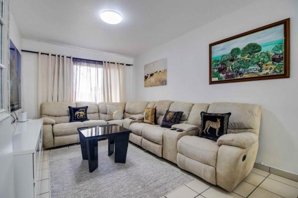 Large 2 Bedroom Apartment In The Heart Of Midrand - Midrand