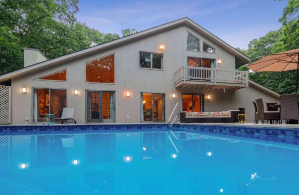 Summerlight Estate By Rove Travel - Villa With Pool - Montauk, NY