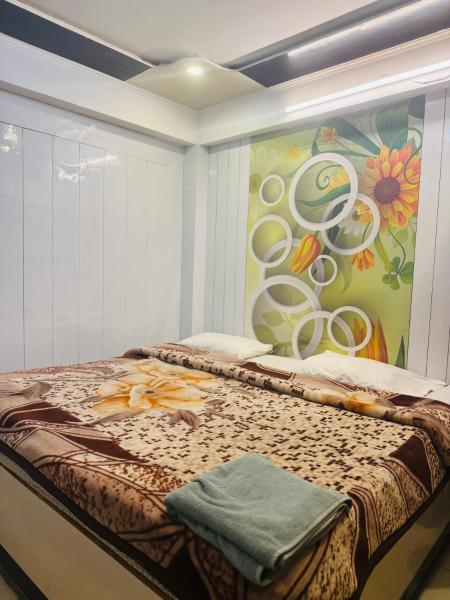 Hotel Sunshine - ナイニタール