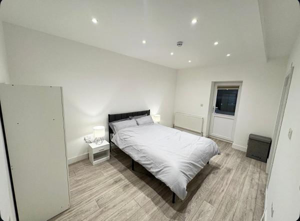 Luxury 3 Bedroom Retreat 5 Min To Elizabeth - Hayes