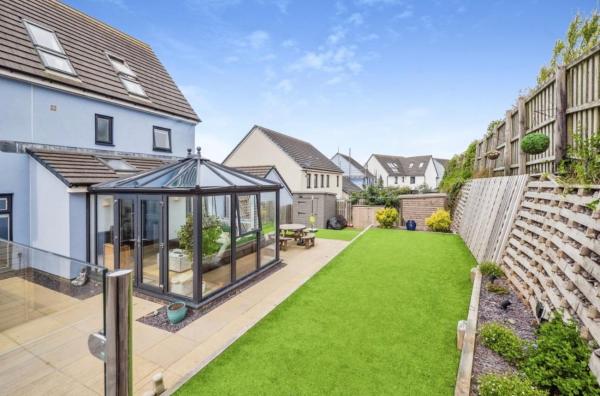 Coastal Escape-beach Walks-family Home-sleeps 8 - Bridgend