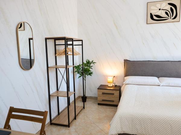 Fusarostay Apartment - 1 Min From Lake, Vanvitellian Cottage & Train - Procida