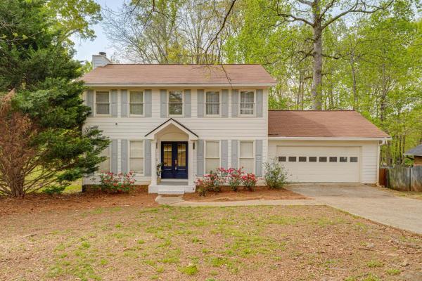 Smyrna Sanctuary Near Parks Spacious Yard And Deck - Douglasville, GA