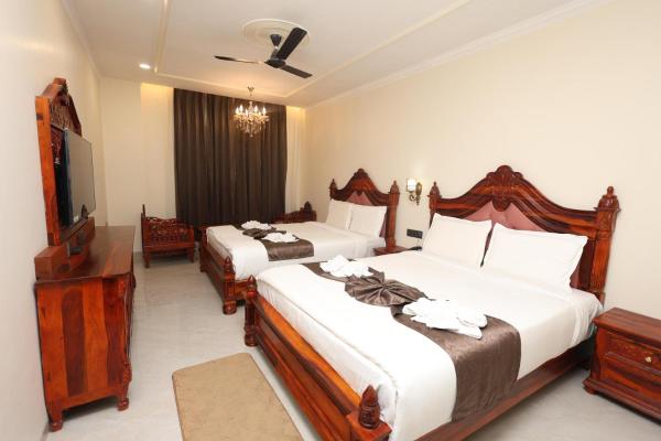 Hotel Shringar Mahal Vrindavan - Vrindavan