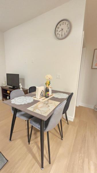 Private Suite Unit 1b - New & Cozy In Calgary - Calgary