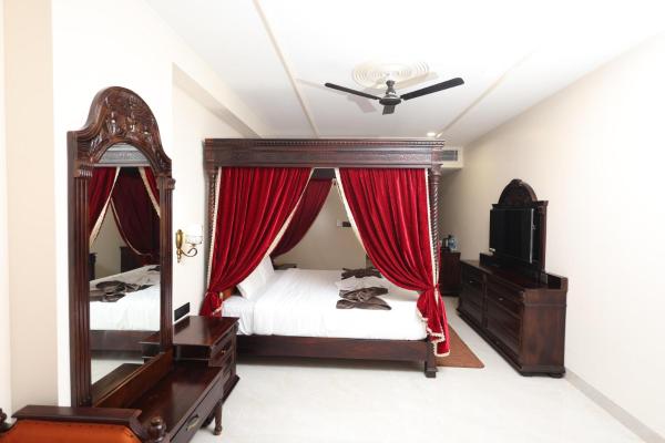 Hotel Shringar Mahal Vrindavan - Vrindavan