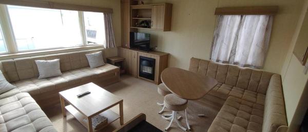 3 Bed Caravan Sleeps 8 - Skegness