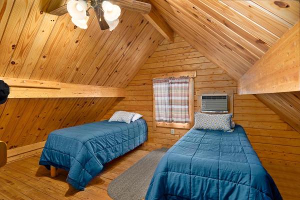 Amazing Getaway: Enjoy Our Cozy Log Cabins On The Chesapeake Bay! - Chesapeake Bay