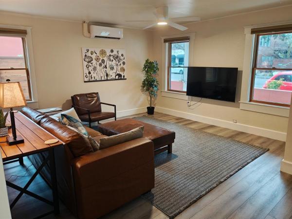 Spacious Midtown Haven-very Walkable, 2026 Remodel - Sacramento, CA