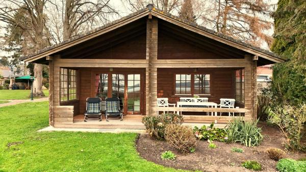 Seehof Nr 2 - Ferienhaus In Erster Reihe Am See - Timmendorfer Strand