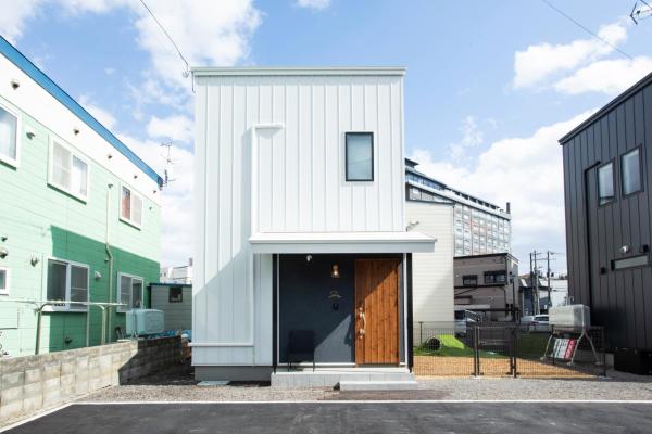 Shiro - Hakodate