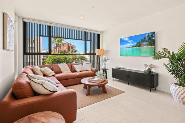 Ascend Unit 1, 37 Moreton Parade, Kings Beach - Caloundra
