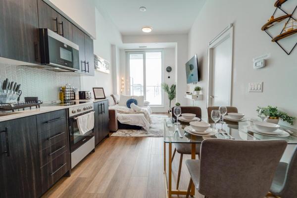Luxury & Modern Condo In Central Kw With Exclusive Terrace - Kitchener