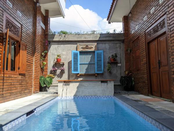 Sabi Red And Yellow House At Prawirotaman - Yogyakarta