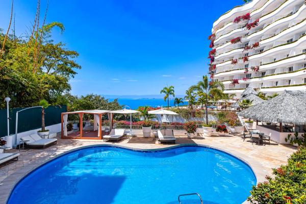 Elegant Oceanview Suite With Private Terraces, Hot Tub, Heated Pool & Gym - Conchas Chinas