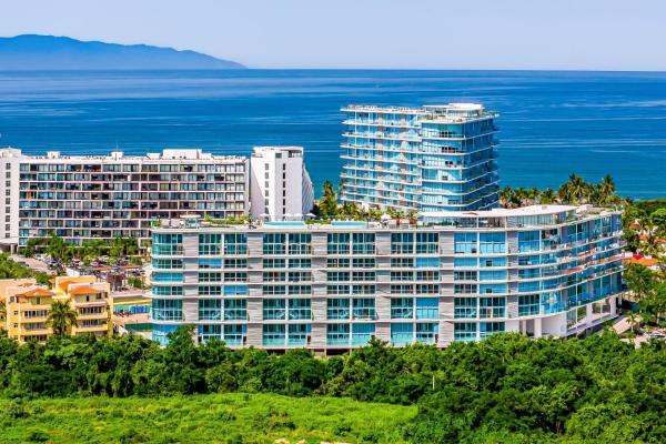Ocean-view Condo With Balcony, Central Ac, Pool, Gym, Cinema, & Bar - Bucerías