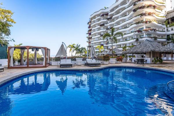 Stunning Oceanview Suite With Cliffside Infinity Pool, Terrace & Gourmet Kitchen - Conchas Chinas