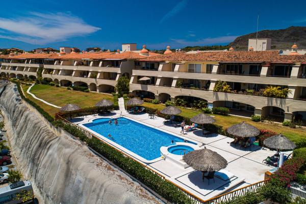 Oceanfront Condo With Pool, Balcony, Amazing Views, Washer/dryer, & Partial Ac - Punta Mita