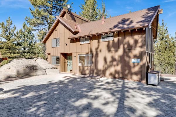 2590-round Rock Lodge - Running Springs, CA