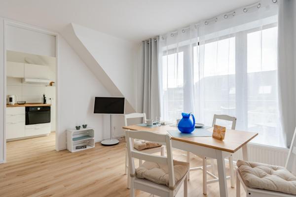 Zentrales City Apartment Eden - 1 Min Zum Hbf - Ideal Für Trips Nach Köln, Düsseldorf, Wuppertal, Messe - Balkon, Küche, 2 Zimmer, Renoviert 2025 - Langenfeld