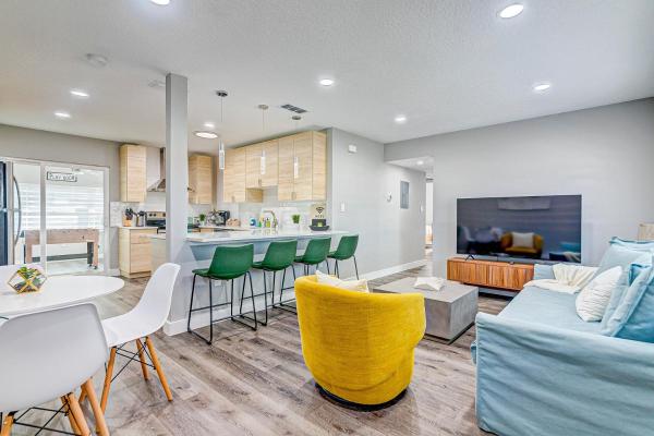 150 W Suwannee Ln - Cocoa Beach, FL