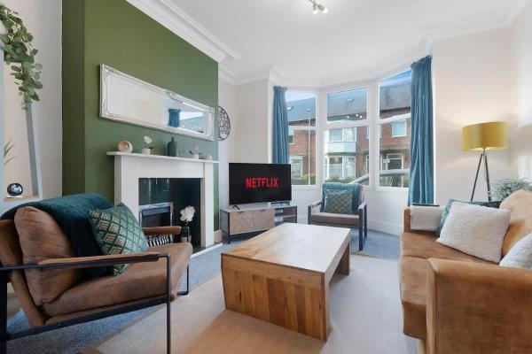 Spacious 4br On Leafield Rd - Darlington