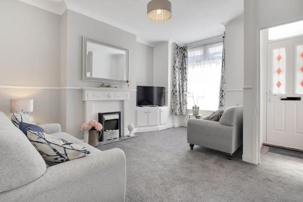 Stylish 3-bedroom Oasis In Darlington, Sleeps 5 - Darlington
