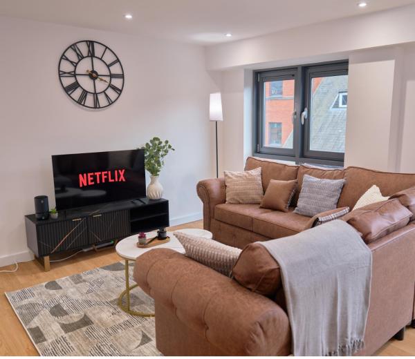 Stylish 2bed 2bath Apt, Central Leeds, Sleeps 4 - Leeds