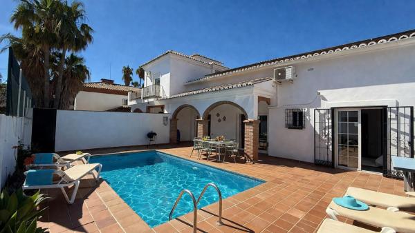Nerja Paradise Rentals - Villa Las Dalias - Nerja
