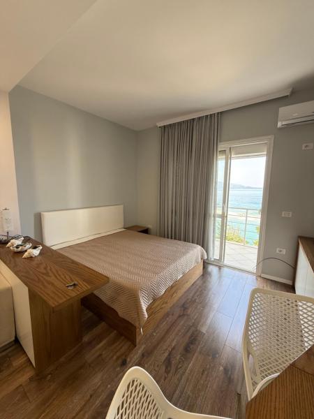 Beachfront Apartment Saranda - Saranda