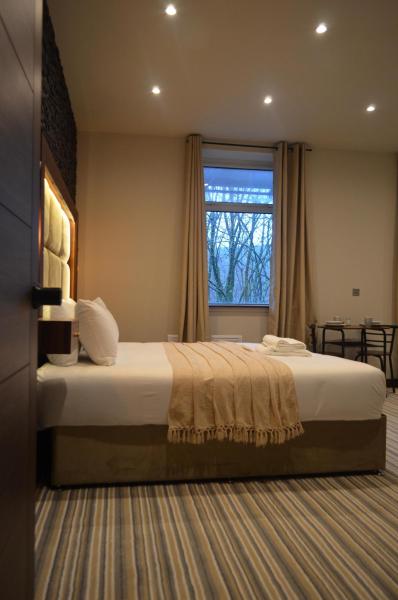 Afan Valley Aparthotel, Port Talbot With Kitchen & Parking - Room 8 - Contractors Only - Port Talbot