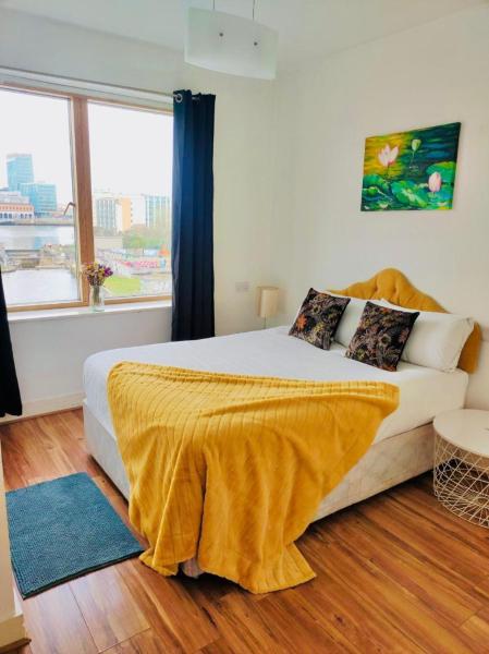 Waterfront Views 2 Beds 2 Baths - Dublin, Ireland