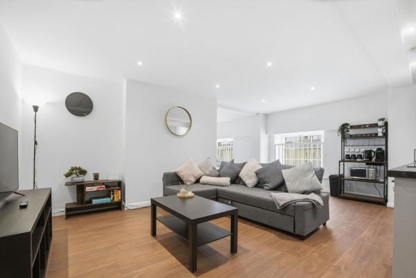 Luxury 2 Bedroom Apartment In Old Town Swindon - Swindon