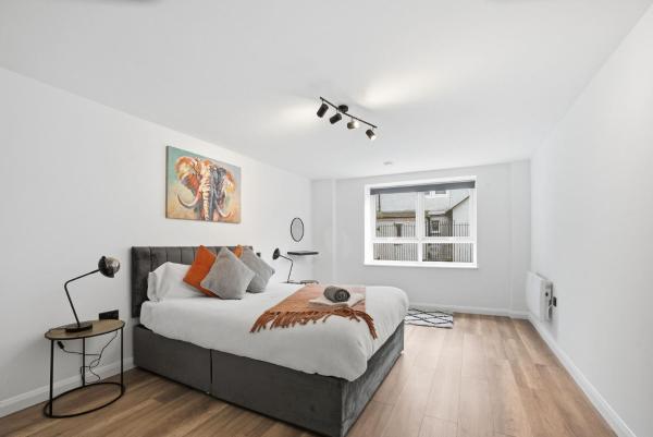 Courtyard Highstreet Retreat - Wiltshire