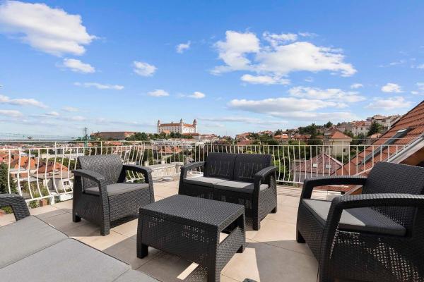 Castle View Rooftop Terrace Penthouse 5br Old Town - Bratislava