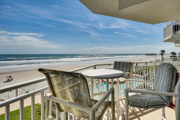 Sun, Sand & Smiles: Daytona Shores Family Condo! - Daytona Beach Shores, FL