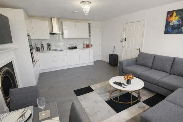 Entire Apartment Hosted By Pius - Redhill
