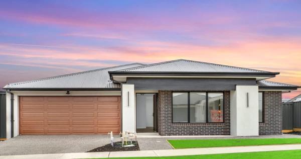 Perfect Upscale Donnybrook Family Home - Whittlesea