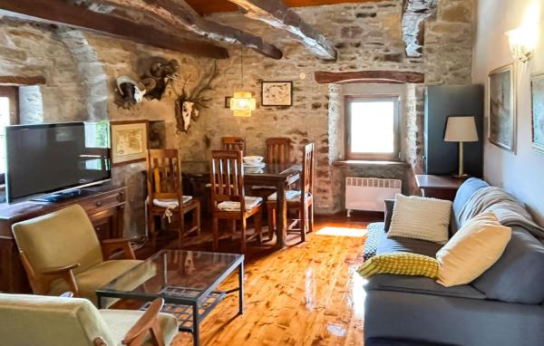 2 Bedroom Awesome Home In Buzet - Buzet