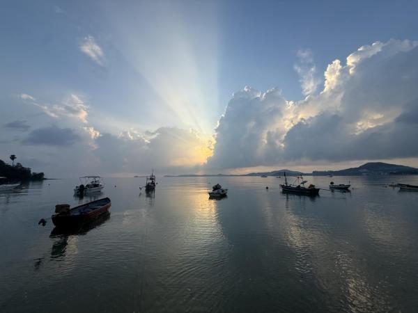 Spectacular Sunrise And Mountain Views - Ko Samui