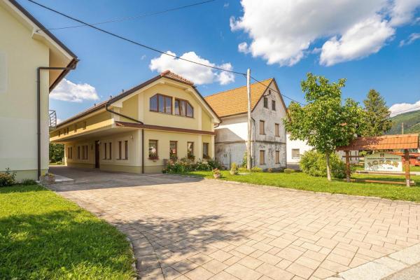 Tourist Farm Logar - Room H1 - Happy Rentals - Postumia