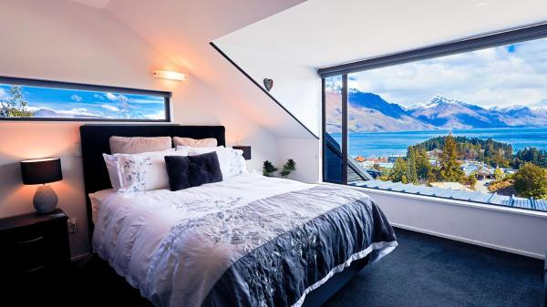 Awesome Studio - Amazing Mountain & Lake Views - Queenstown, New Zealand