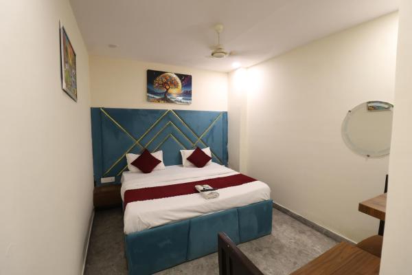 Hotel Indirapuram Grand - Ghaziabad