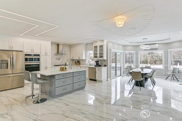 Game Room, Hot Tub! Family Getaway In Bayshore - Fire Island, NY