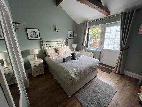 Hollyside Lodge - Carlisle