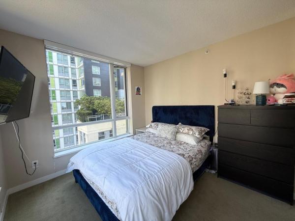 Private Room Vancouver Downtown With City Views With Shared Bathroom - North Vancouver