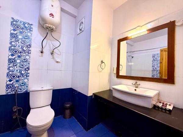 Hotel Prini Palace Manali - Manali