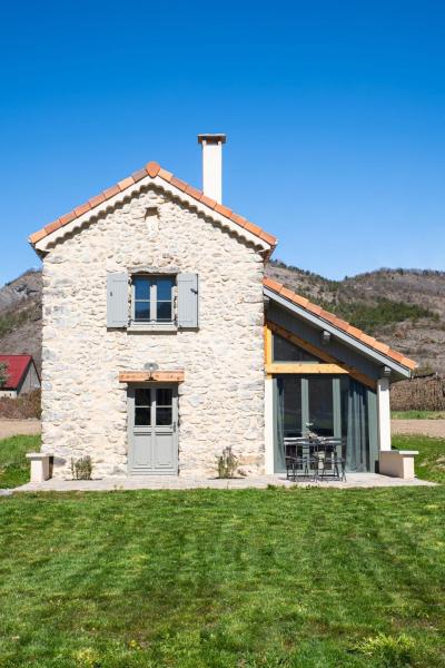 Charming Little House, Quiet, Nature, Privacy - Veynes