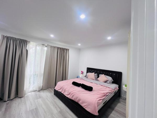 Beautiful Room 1 Available - Cranbourne