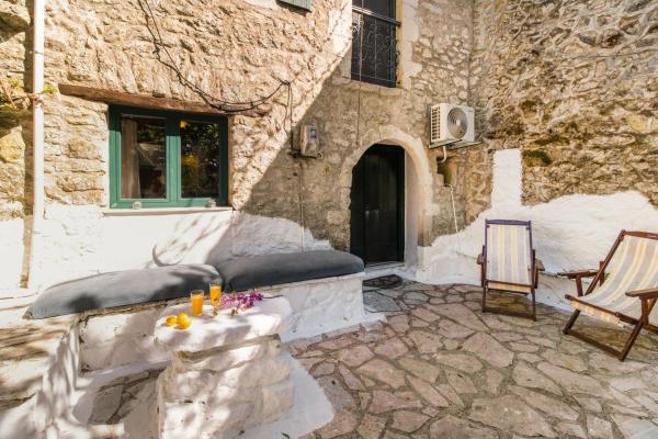 Ellen T House - Lefkada